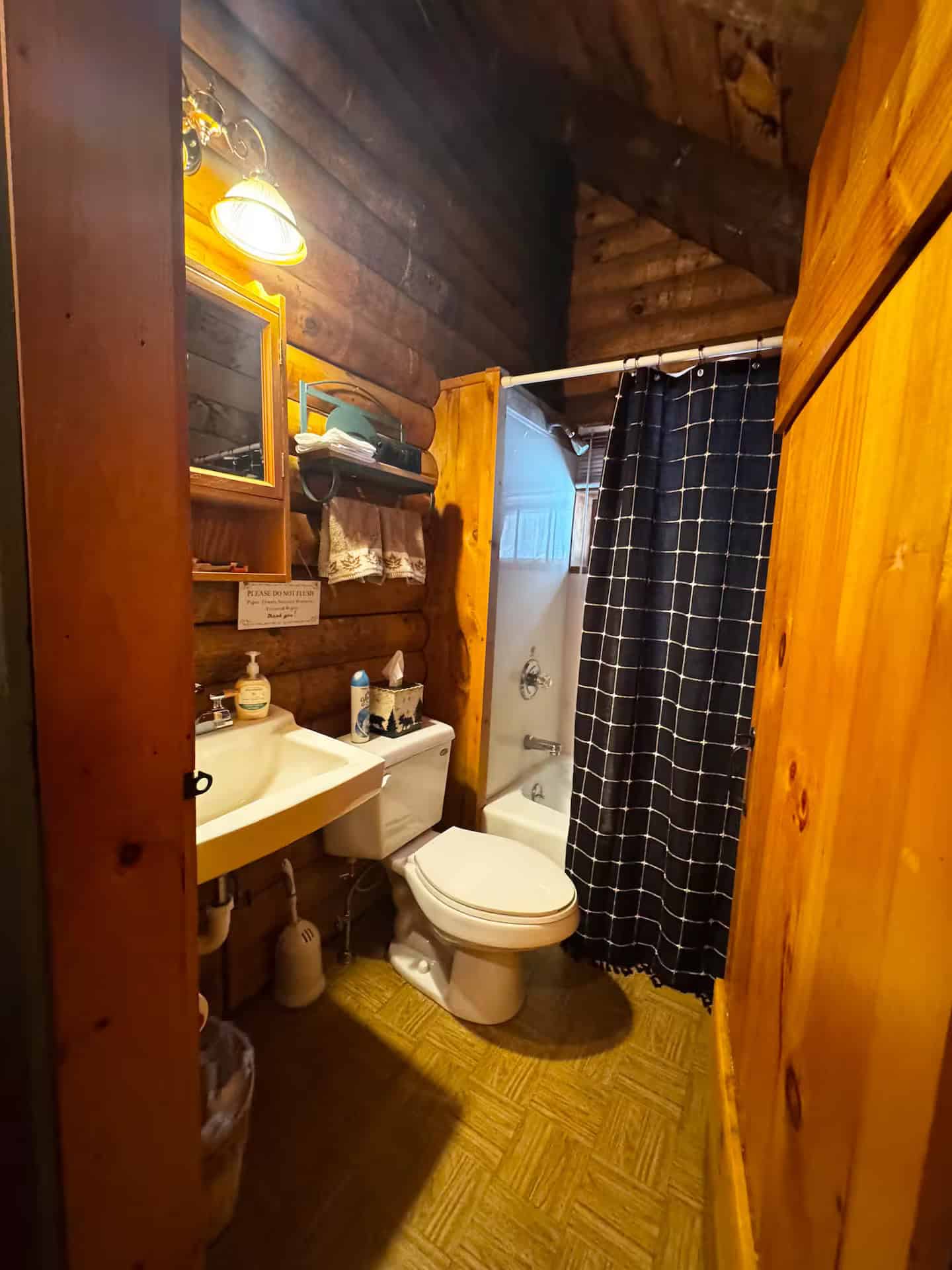 Snow Mtn Lodge – Mt Snow & Stratton, Tennis, Pool | Vermont.com